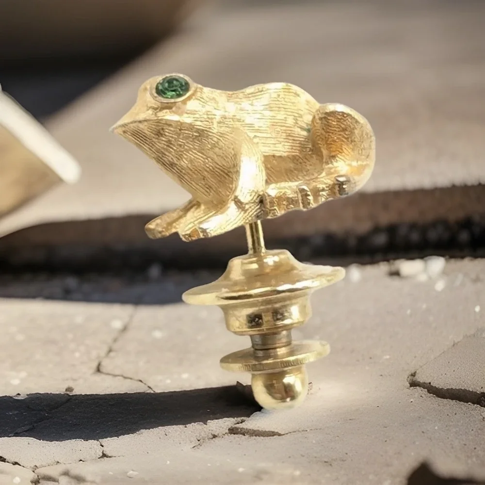 The Unbranded Brand | Accessories | Vintage Avon Gold Toned Green Eyed ...